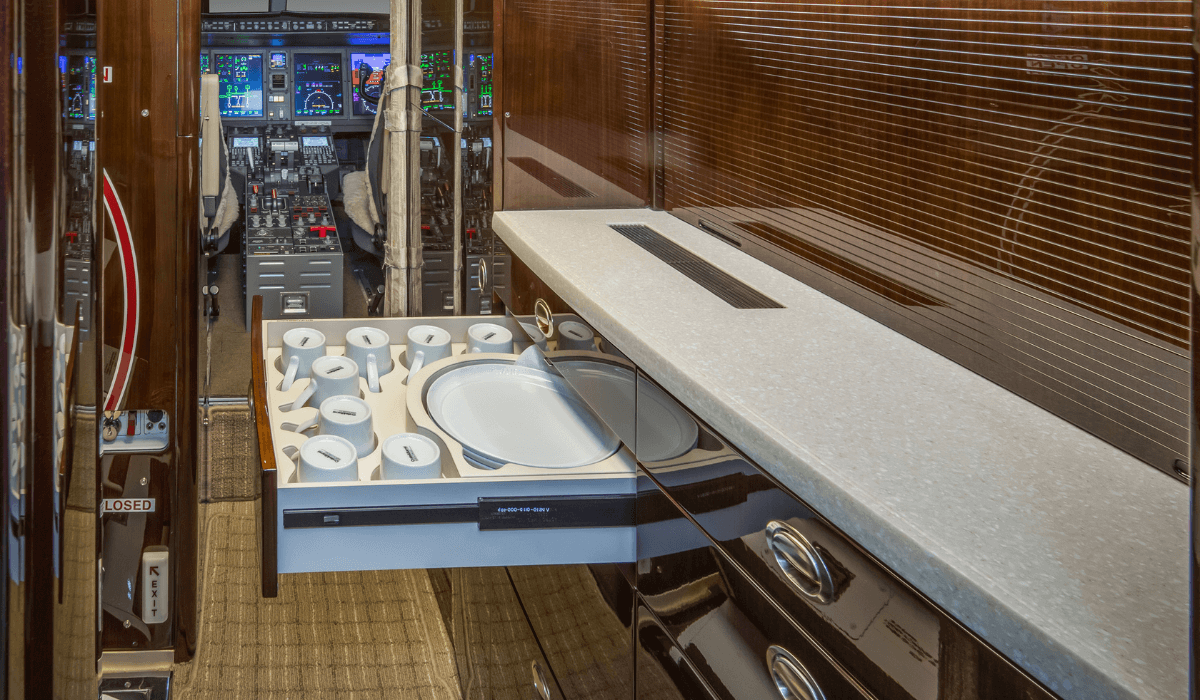 10 Passenger Super-Mid Jet | Challenger 300 | Chantilly Air Fleet