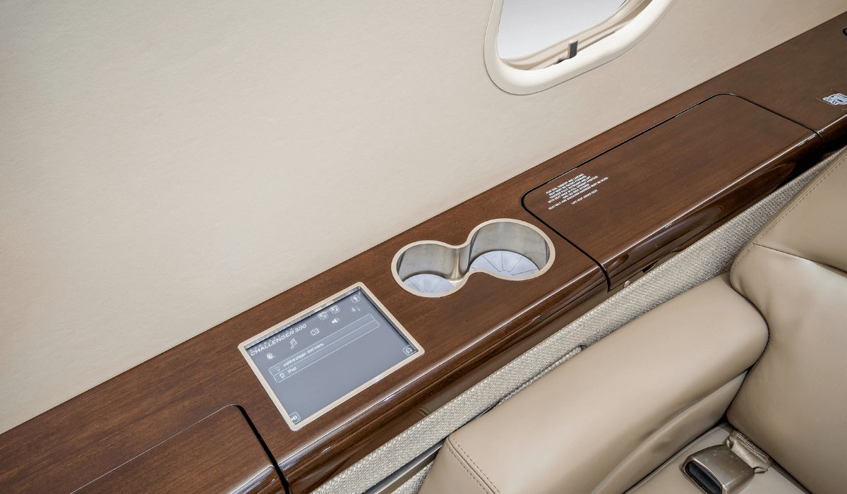 10 Passenger Super-Mid Jet | Challenger 300 | Chantilly Air Fleet